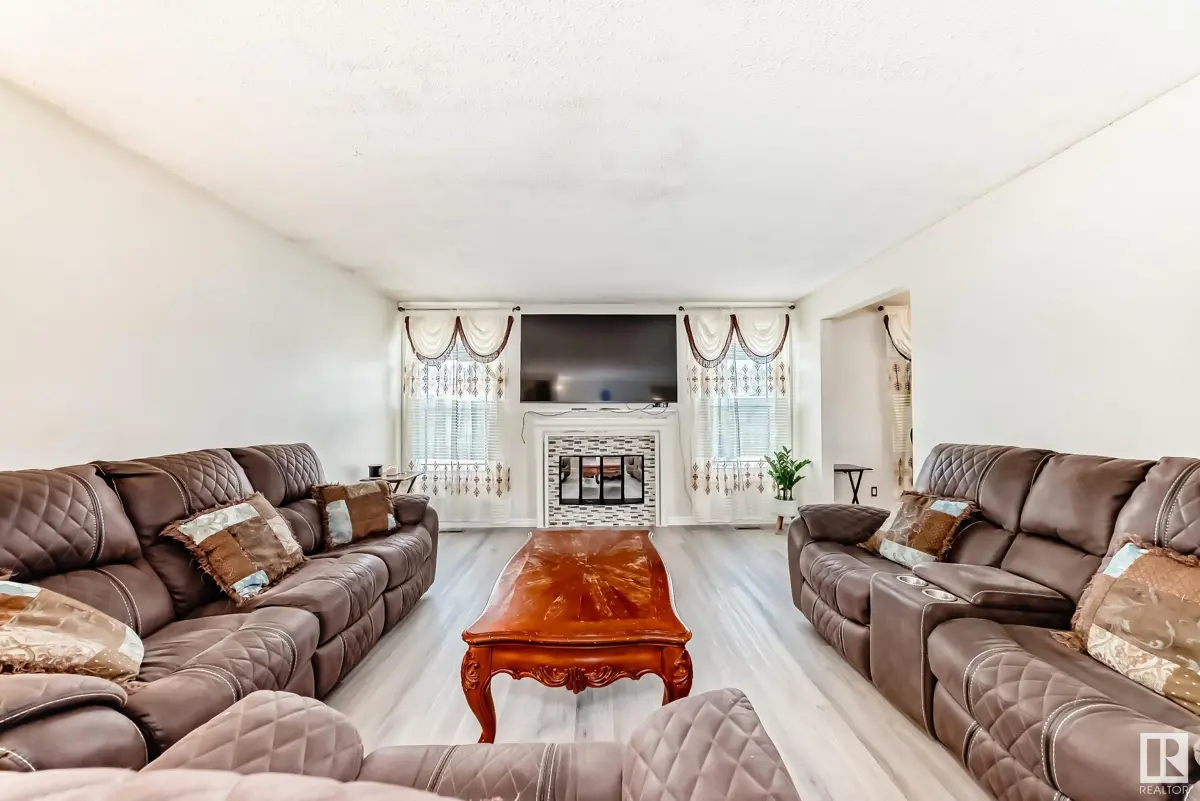253 WARWICK Road NW, Edmonton, Alberta Sold History | HouseSigma